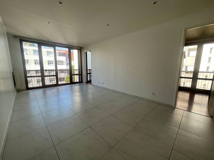 Appartement à louer - Mare Adam, Chaville - 3 pièces - 2 chambres