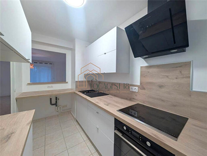 Maison 3 pièces à louer - Bourges, Centre-ville, Charlet, Lahitolle, Pignoux, Sembat