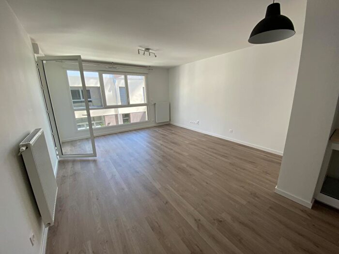 Saint-Bonnet-de-Mure : Appartement 2 pièces à louer
