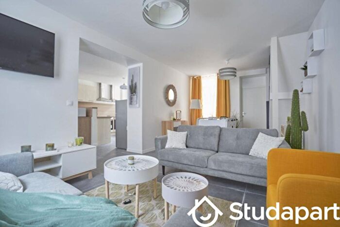 Appartement à louer - Lezennes - 1 pièce - 6 chambres