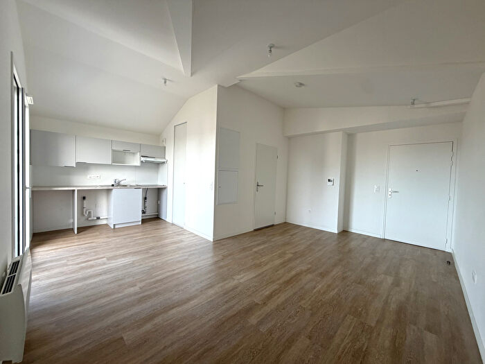 Appartement 1 pièce à louer à Senlis, Félix Louat