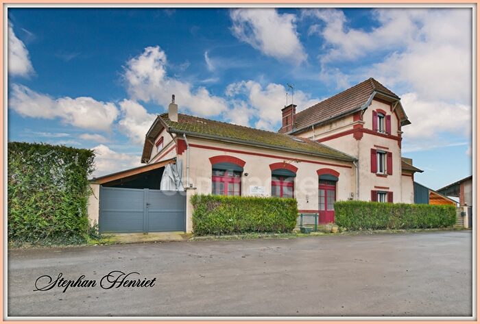 Maison 12 pièces à Alland'Huy-et-Sausseuil, à vendre