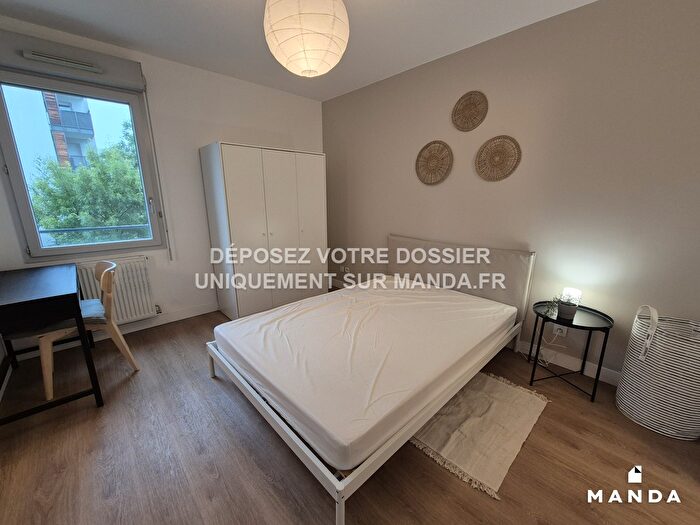 Appartement à louer - Vénissieux, Joliot Curie - 4 pièces - 1 chambre