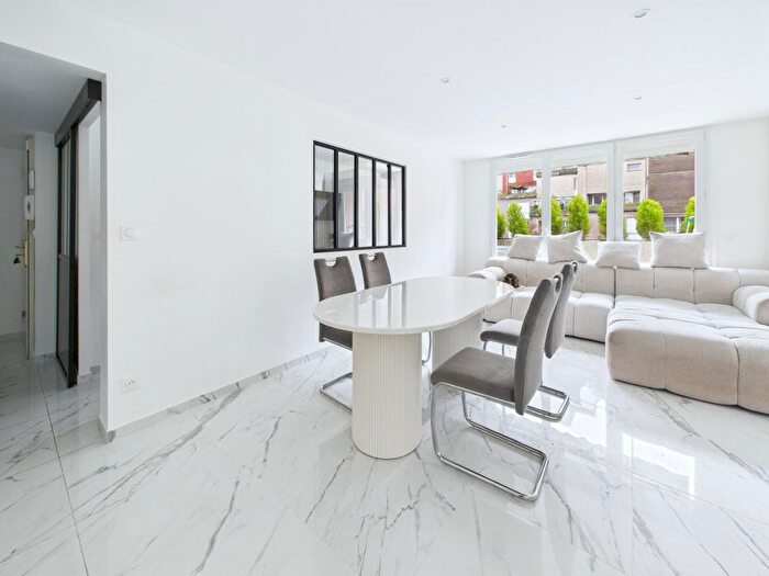 Appartement à louer - Évry, Les Pyramides - 3 pièces - 2 chambres