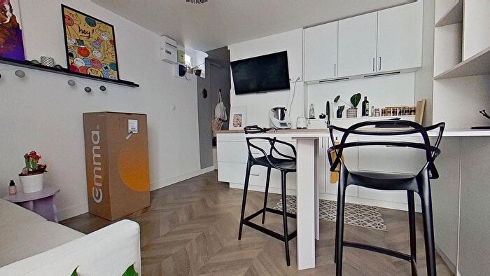 Appartement à louer - Trezel, Levallois-Perret - 2 pièces - 1 chambre