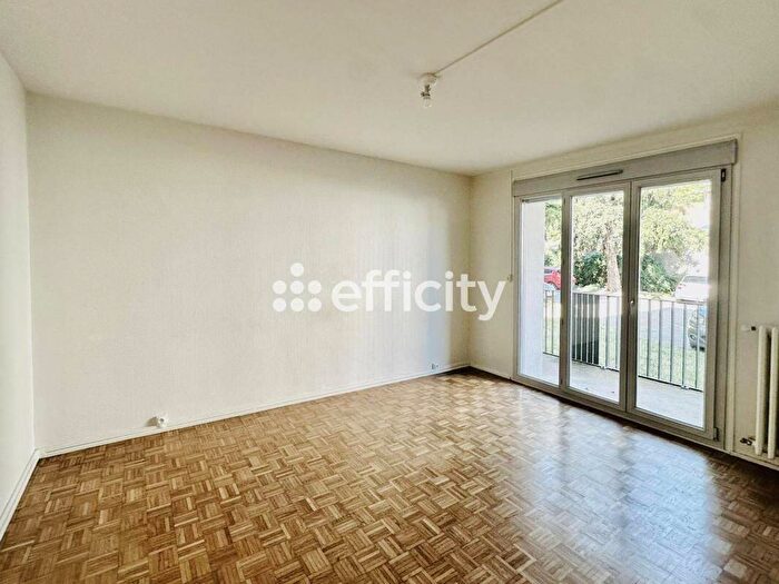 Le Village, Vaulx-en-Velin : Appartement 3 pièces à louer