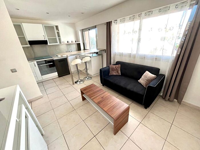 Appartement à vendre - Le Cannet, Rocheville, Colombier, Campelières - 2 pièces - 1 chambre