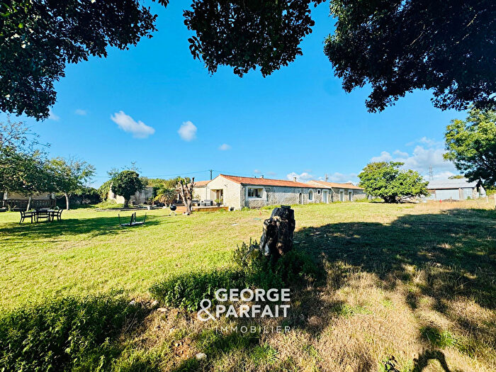 Maison à vendre - Saint-Xandre - 7 pièces - 4 chambres