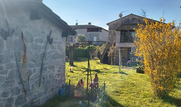 Maison à vendre - Vallon-Pont-dArc - 4 pièces - 2 chambres
