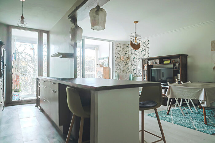 Appartement à vendre - Quartiers Sud-Est, Italie - 4 pièces - 3 chambres