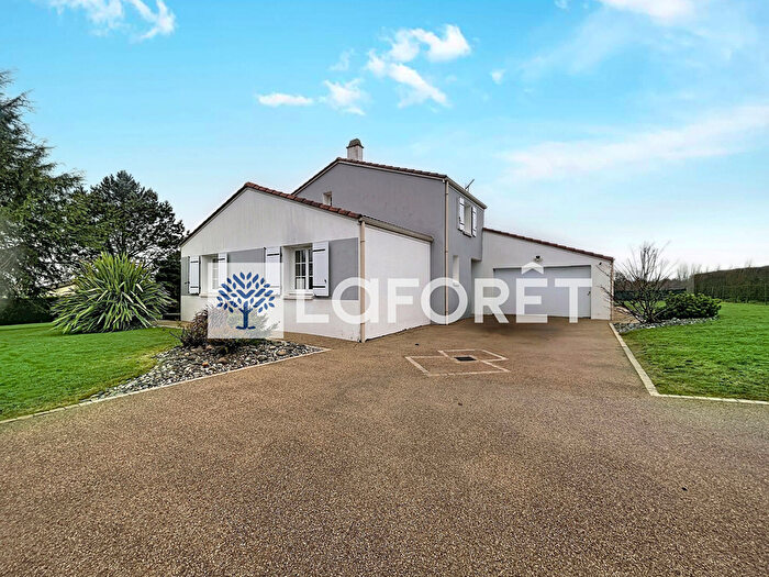 Maison à vendre - La Forêt-sur-Sèvre - 4 pièces - 3 chambres