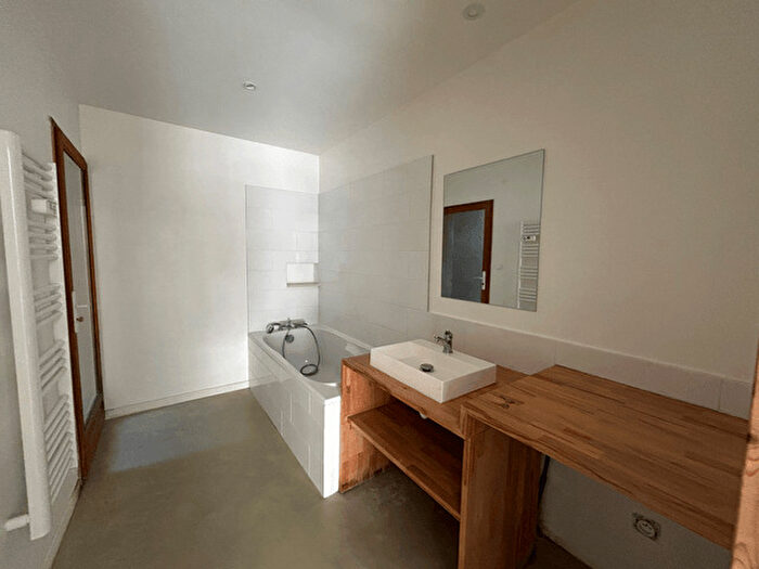 Maisons à vendre et appartements à louer - 1