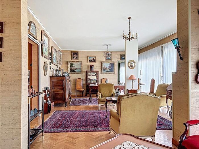 Appartement à vendre - Montélimar, Centre-ville - 6 pièces - 3 chambres