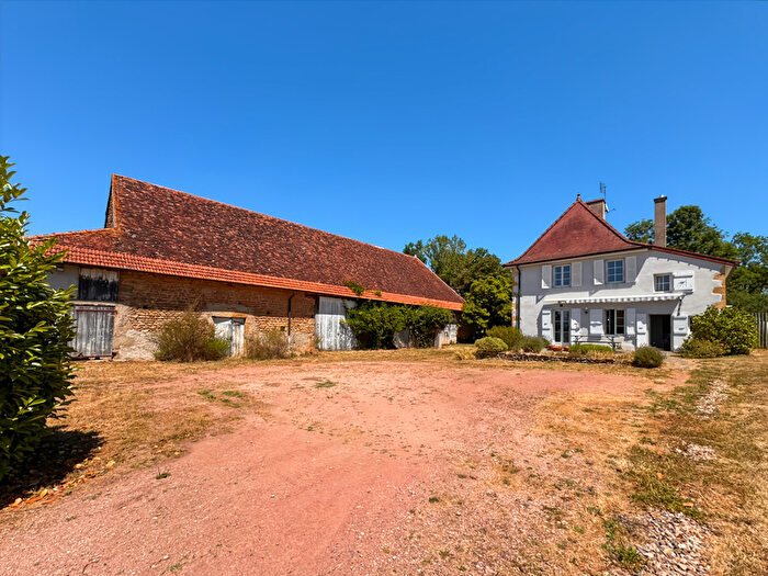 Maison à vendre - Saint-Didier-en-Brionnais - 9 pièces - 5 chambres
