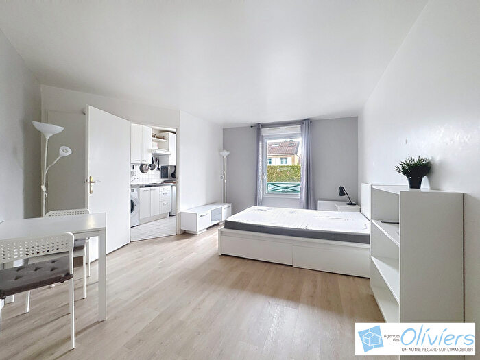 Appartement à louer - Voisins-le-Bretonneux - 1 pièce