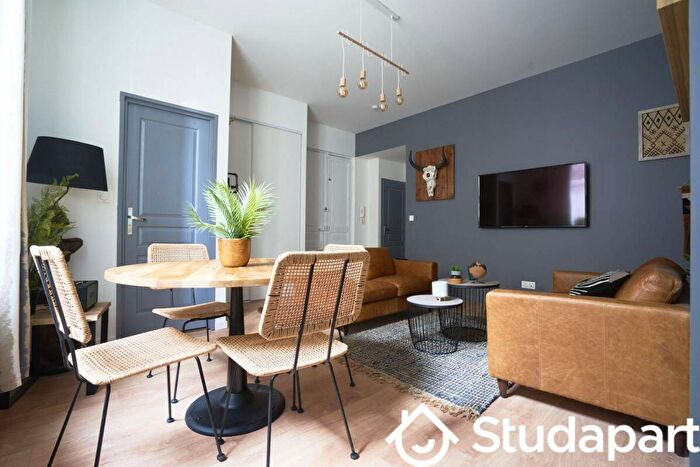 Appartement 1 pièce à Centre Ville, Reims, à louer