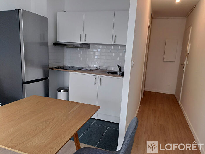 Appartement à louer - Noisy-le-Grand, Nord - 1 pièce