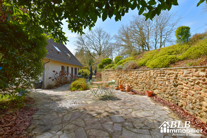 Maison à vendre - Les Essarts-le-Roi - 8 pièces - 5 chambres