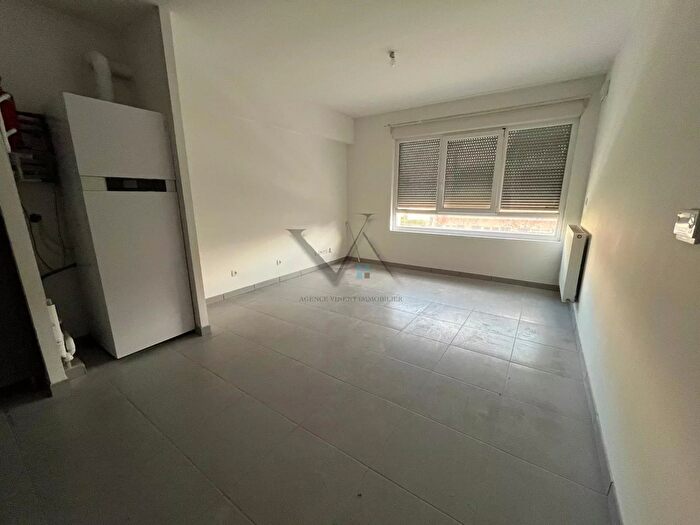 Appartement à louer - Montélimar, Centre-ville - 2 pièces - 1 chambre