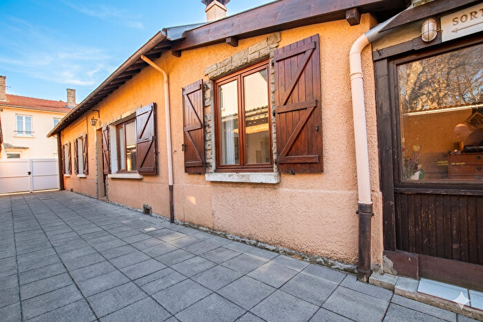 Maison à vendre - Bron, Centre-ville - 3 pièces - 2 chambres