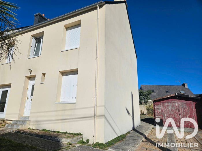 Maison 5 pièces à Ouest, Carhaix-Plouguer, à louer