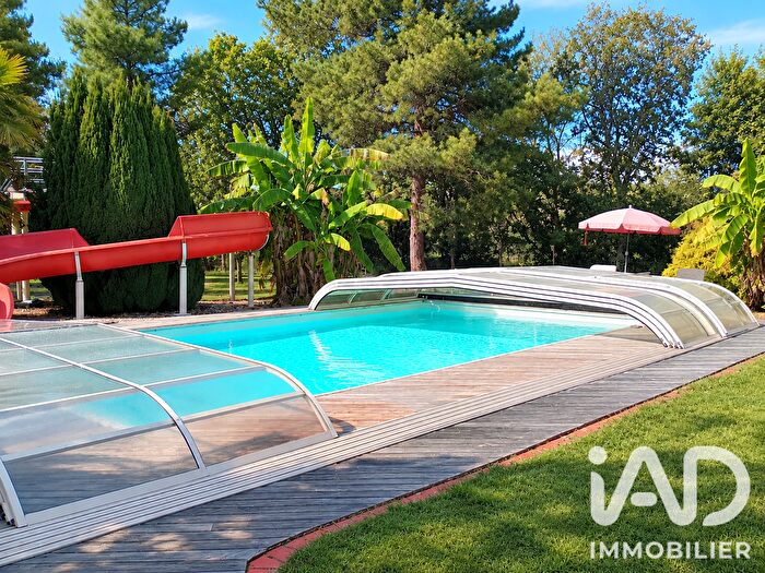 Maison 8 pièces à vendre à Grosbreuil