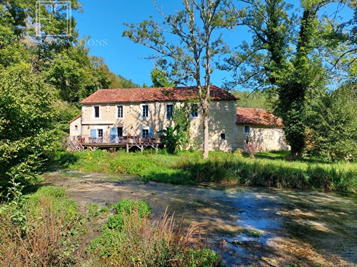 Maison 10 pièces à vendre à Bourdeilles