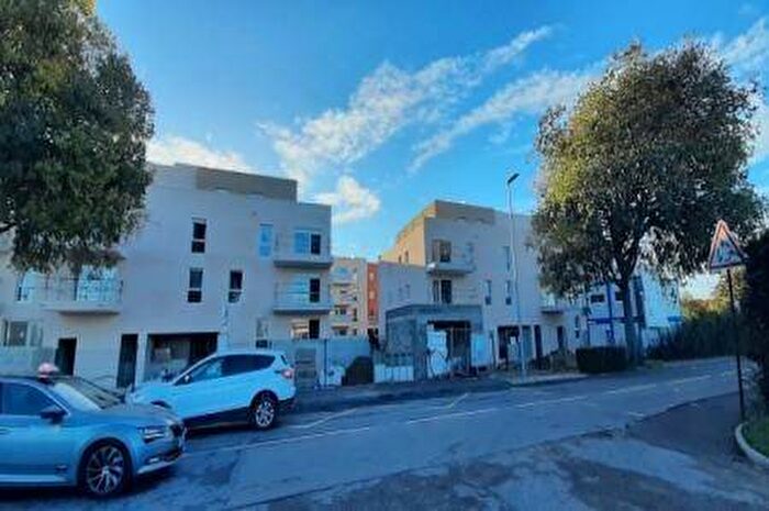 Appartement à louer - Aérodrome, Nîmes - 2 pièces - 1 chambre