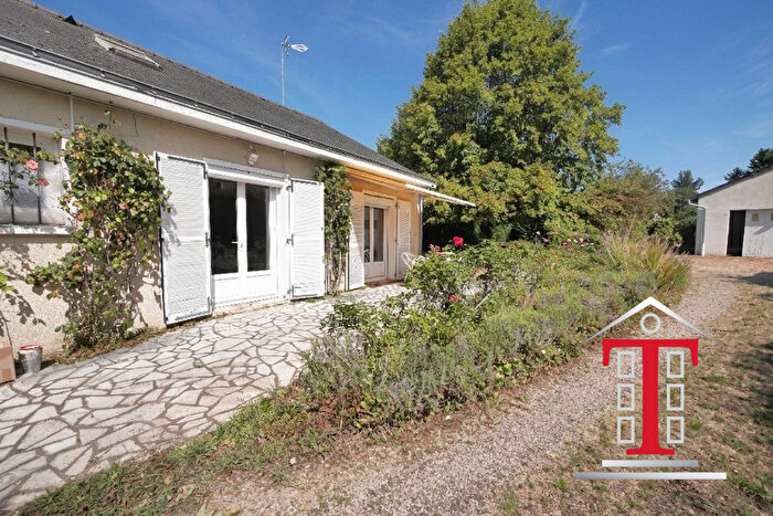 Maison 8 pièces à Beaufort-en-Vallée, à vendre