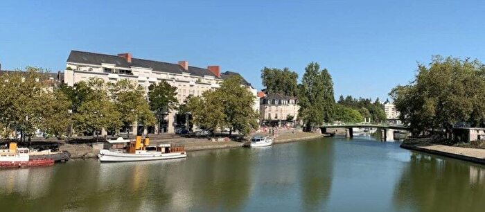 Appartement à louer - Nantes, Hauts-Pavés, Saint-Pasquier, Saint-Félix, Université - 5 pièces - 4 chambres