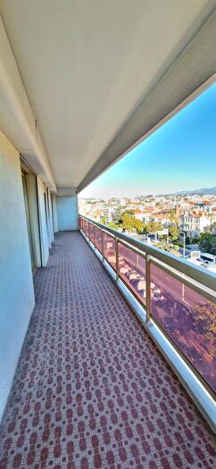 Appartement à louer - Cannes, Centre-ville - 3 pièces - 2 chambres