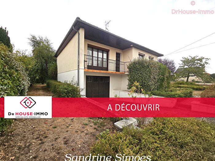 Maison à vendre - Montmorillon - 5 pièces - 3 chambres