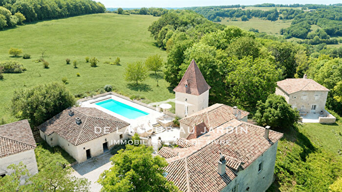 Maison 12 pièces à vendre à Roquecor