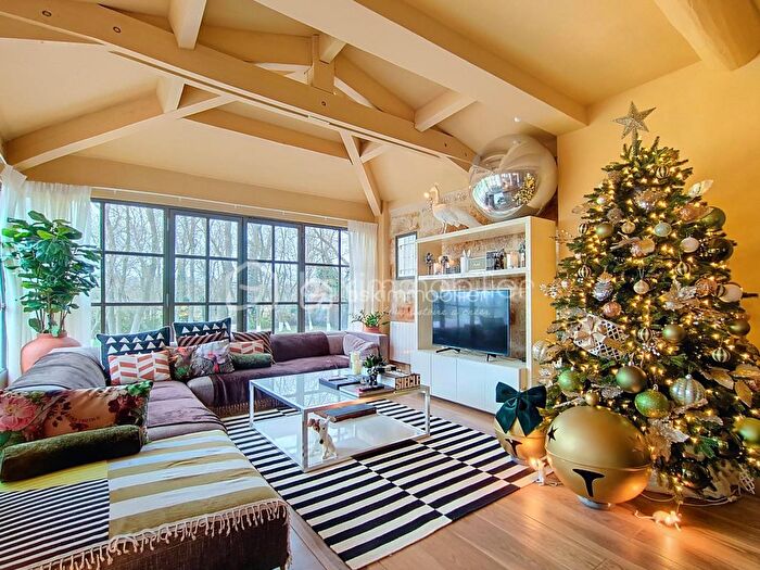 Maison à vendre - Le Cailar - 8 pièces - 4 chambres