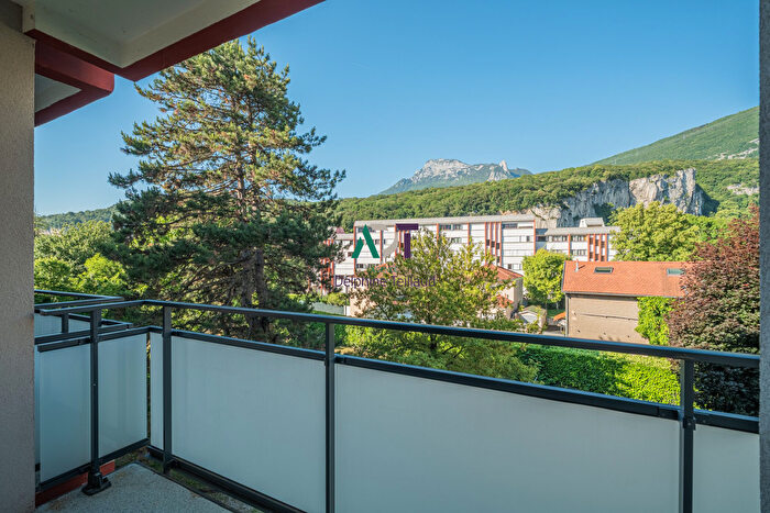 Appartement 3 pièces à vendre à Fontaine, Charles Michels