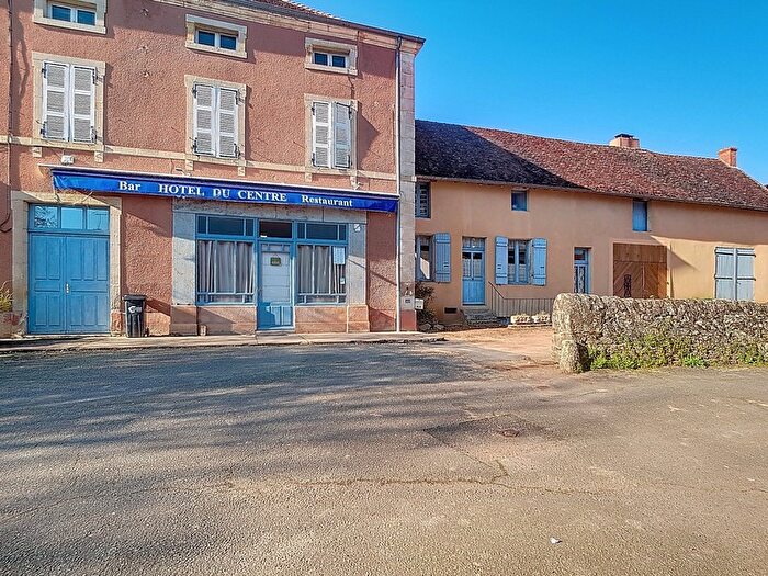 Maison à vendre - Martigny-le-Comte - 10 pièces - 6 chambres