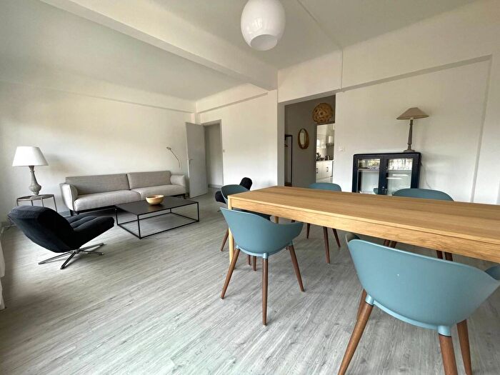 Appartement à louer - Saint Sylvestre, Nice - 3 pièces - 2 chambres