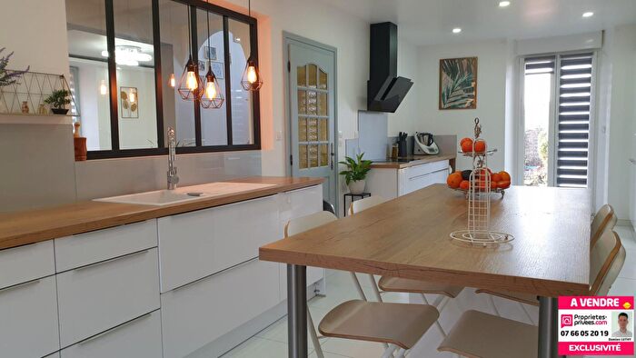 Maison à vendre - Danjoutin - 8 pièces - 5 chambres