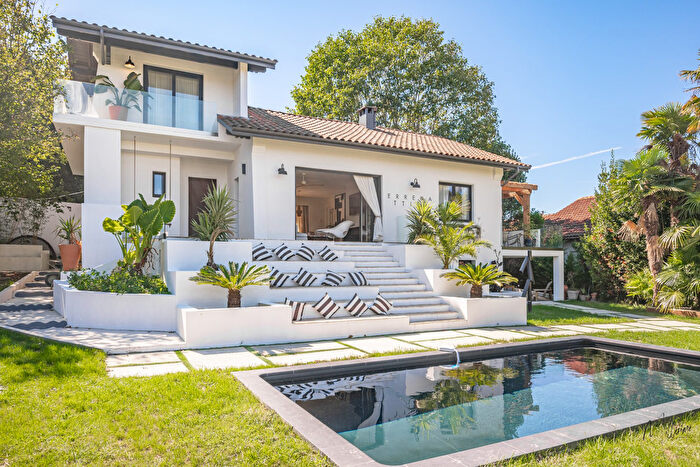 Anglet, Centre-ville, Saint-Jean : Maison 6 pièces à vendre