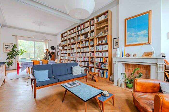 Maison à louer - Nansouty, Saint Genès, Bordeaux - 7 pièces - 5 chambres