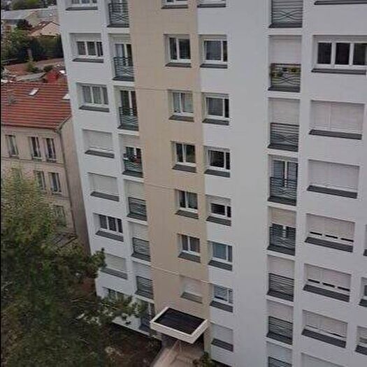 Appartement 4 pièces à louer à Croix de lEpinette, Les Lilas