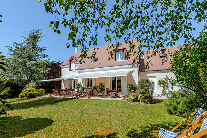Maison 8 pièces à Chavenay, à vendre