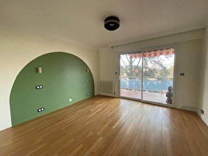 Appartement à louer - Dijon, Montagne Sainte-Anne - 4 pièces - 3 chambres