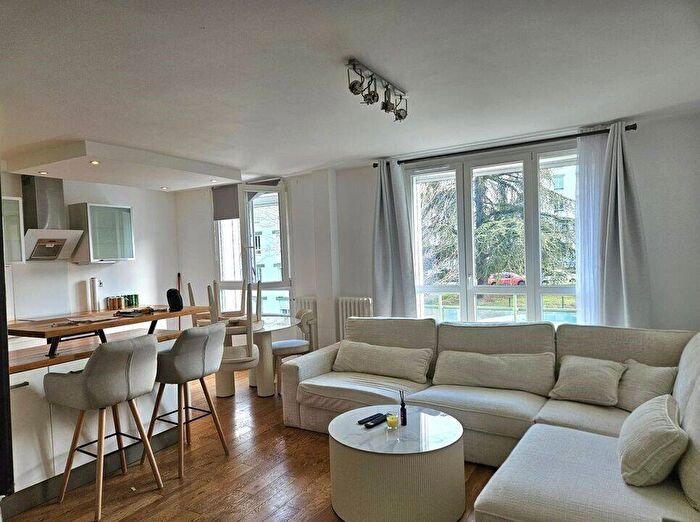 Appartement à louer - Centre Ville, Rueil-Malmaison - 3 pièces - 2 chambres