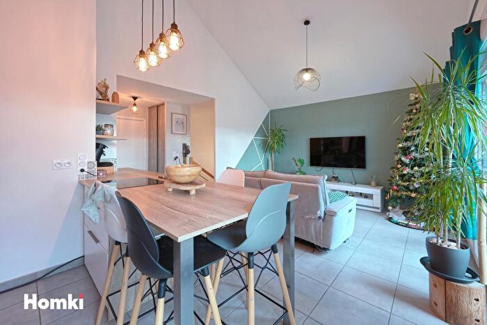 Appartement à vendre - Saint-Priest, Village - 3 pièces