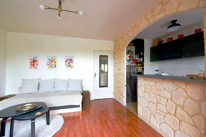 Appartement à vendre - Pontoise, Les Larris, Maradas - 2 pièces - 1 chambre