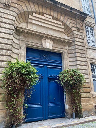 Centre ville, Bordeaux : Appartement 3 pièces à louer