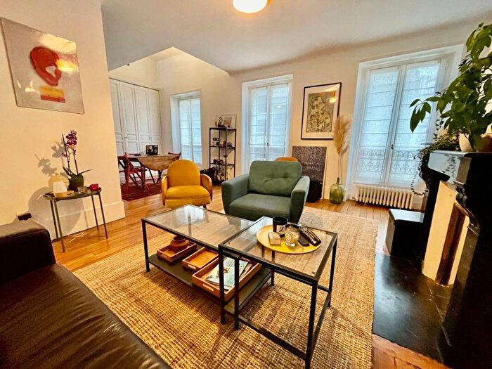 Appartement à louer - Bibliothèque Municipale, Montrouge - 2 pièces - 2 chambres