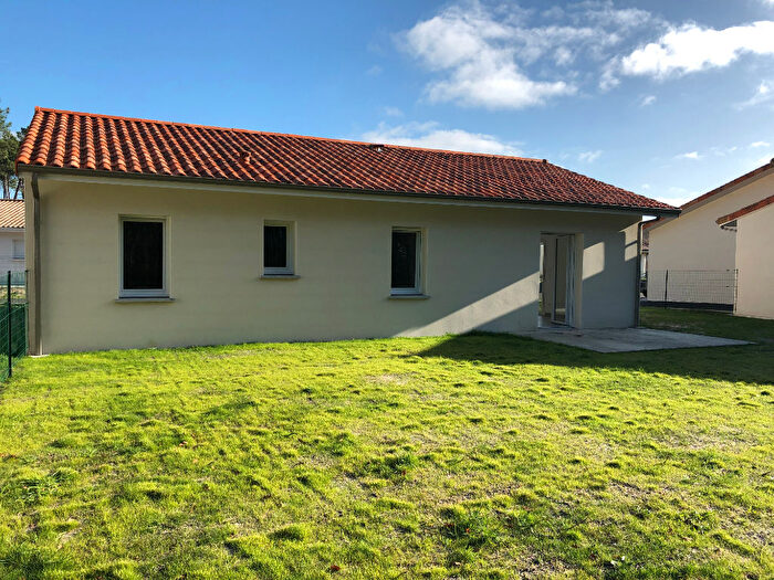 Maison à louer - Saint-Paul-en-Born - 4 pièces - 3 chambres