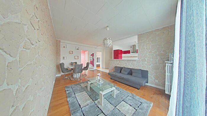 Appartement à louer - Saint-Étienne, Solaure, Croix de lOrme, Le Mont, La Jomayère - 3 pièces - 2 chambres